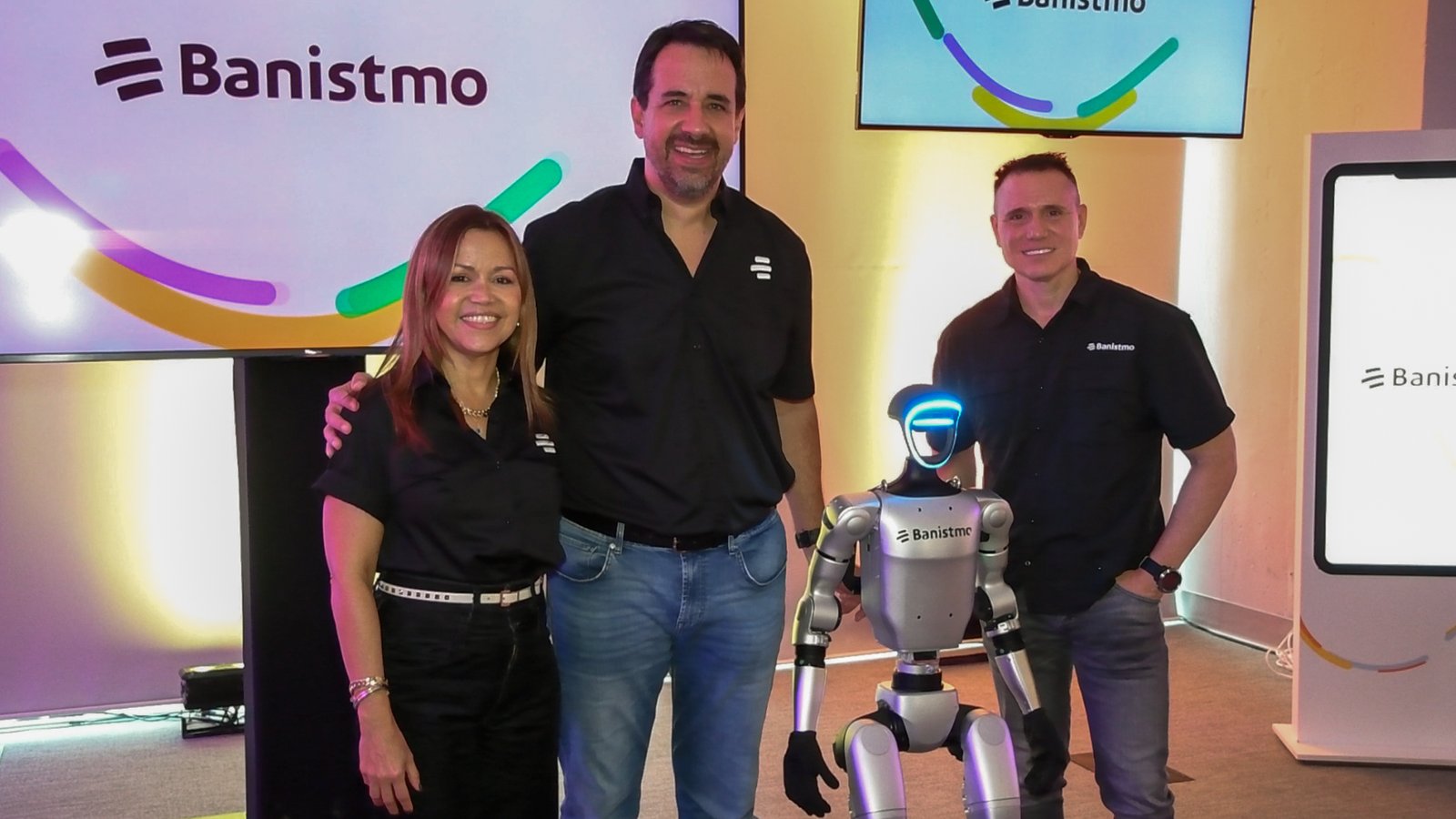 Banistmo fortalece su estrategia de banca digital - DEMUJERES